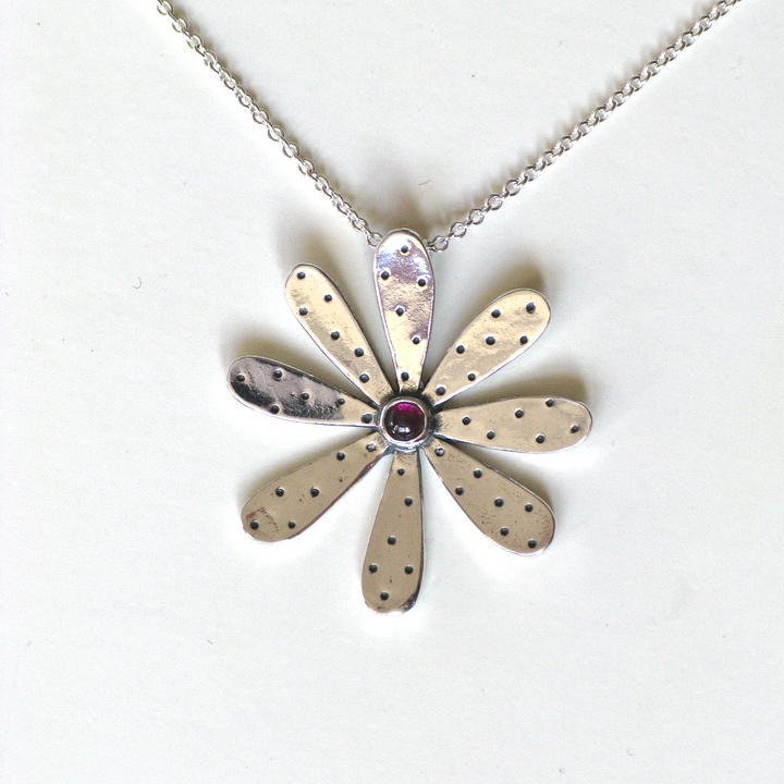 Garnet Spotty Daisy Pendant