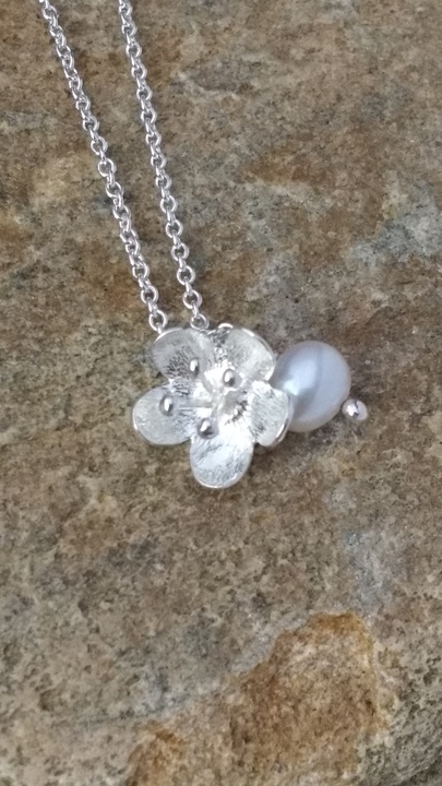 Buttercup pendant