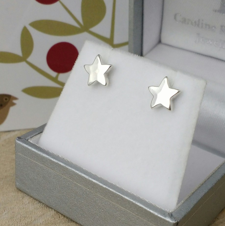 Little chunky Hammered star studs